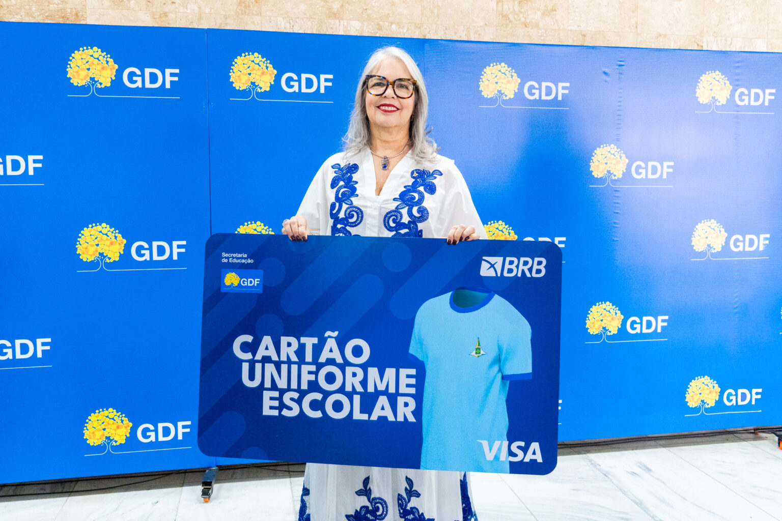 Entrega do Cartão Uniforme Escolar começa no dia 22 - Painel da Cidadania
